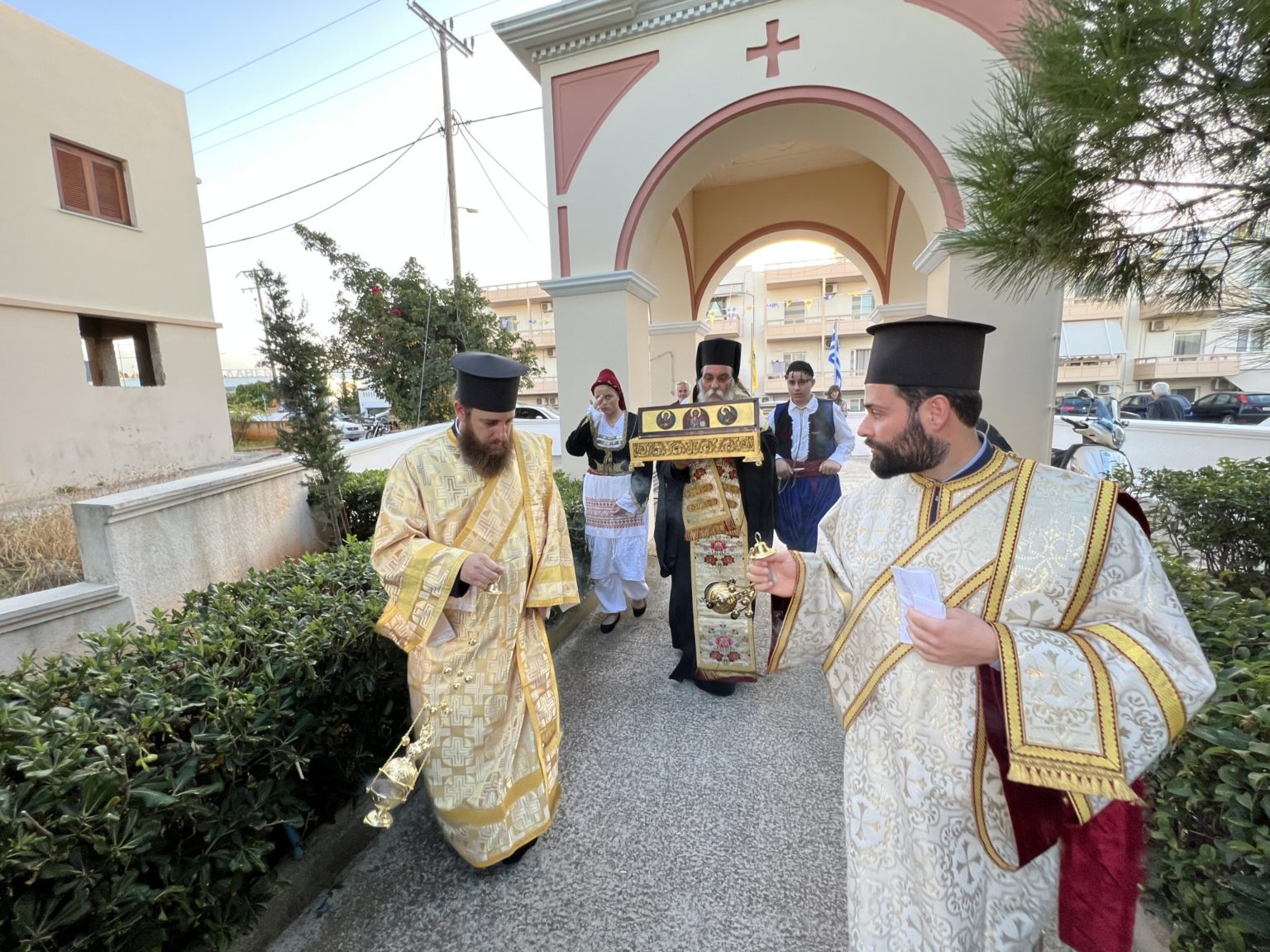 Υποδοχή Ιερού λειψάνου του Οσίου Νικηφόρου του Λεπρού στο Ακρωτήρι ...