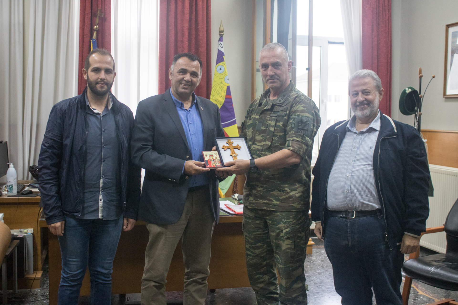 Εθιμοτυπική επίσκεψη στη Σχολή Μονίμων Υπαξιωματικών Τρικάλων από το ...