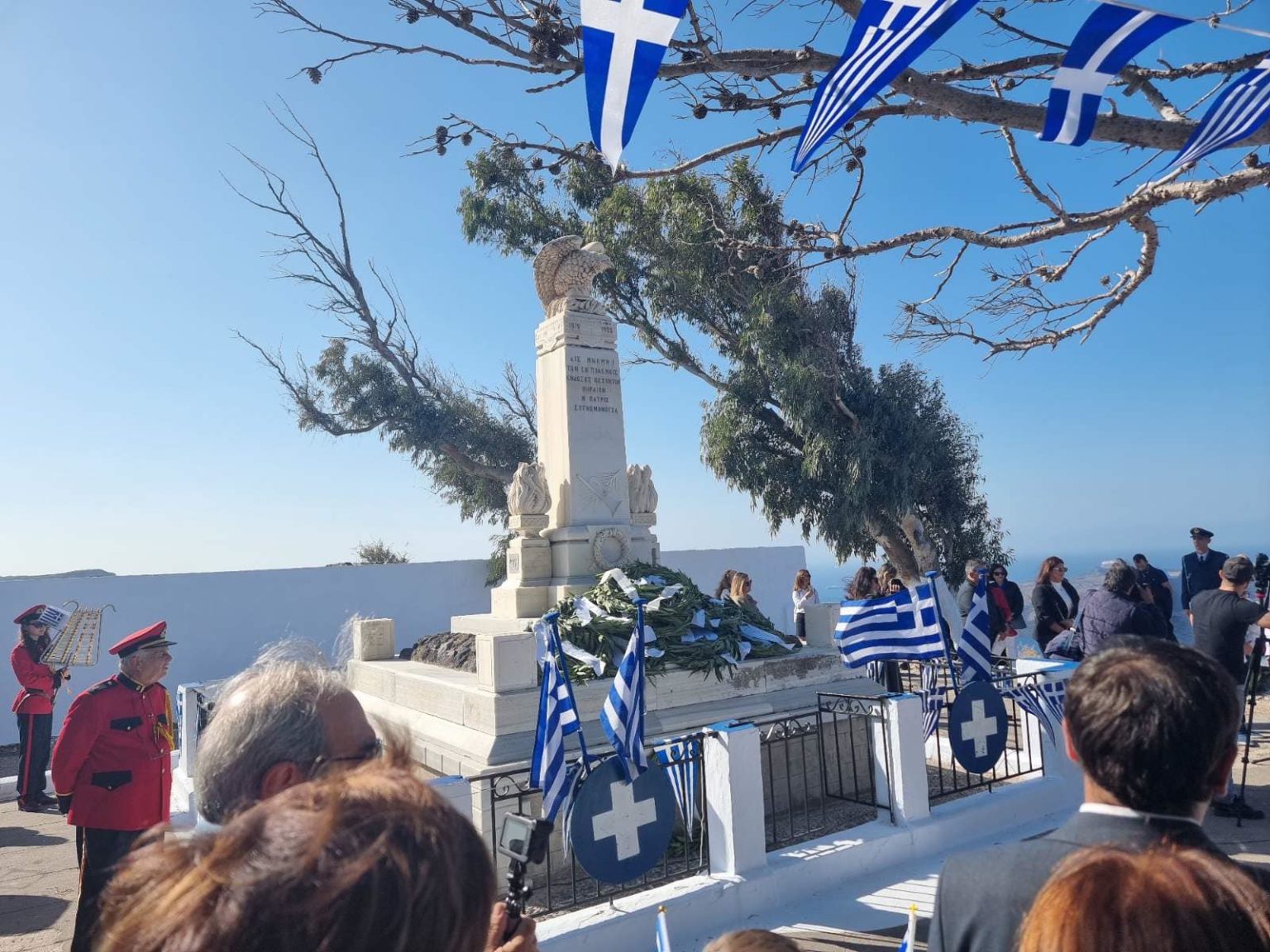 Εκδηλώσεις για την επέτειο του «ΟΧΙ» στην Μητρόπολη Θήρας - Ορθοδοξία ...