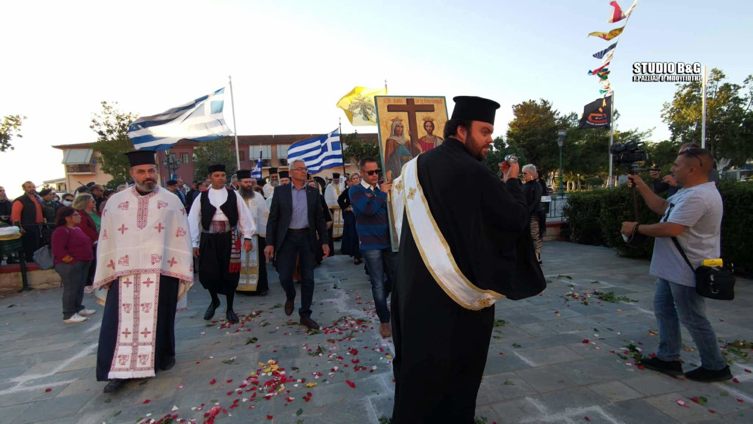 Η Νέα Κίος υποδέχεται την εικόνα των Αγ. Κωνσταντίνου και Ελένης από ...