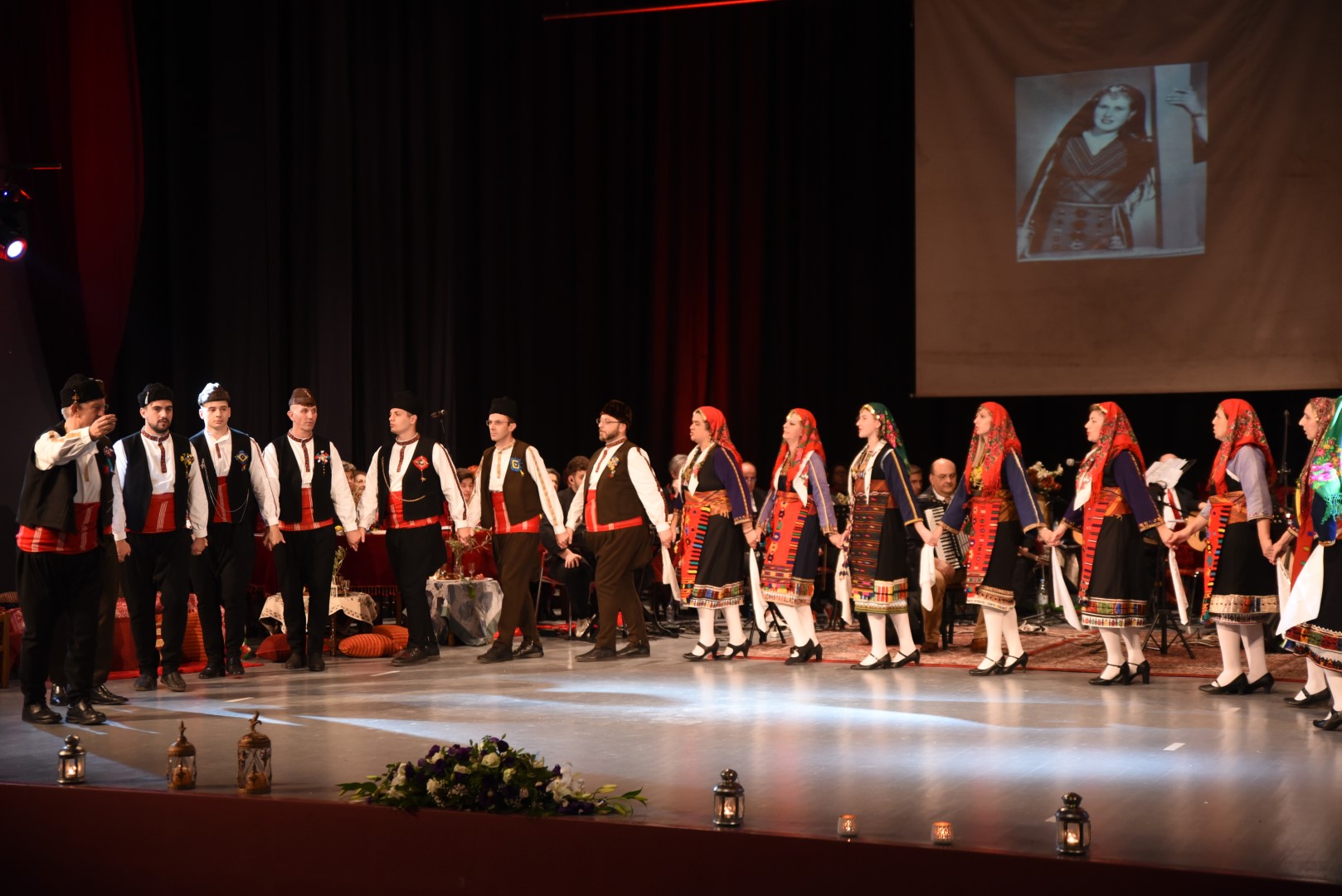Μουσικοχορευτική εκδήλωση για την 50ετία του Ι.N. Αγίων Αποστόλων ...