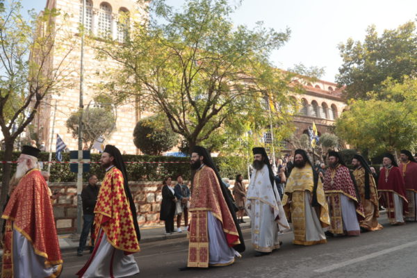 Procesiune cu moaștele Sf. Mc. Dimitrie şi Icoana Maicii Domnului ...
