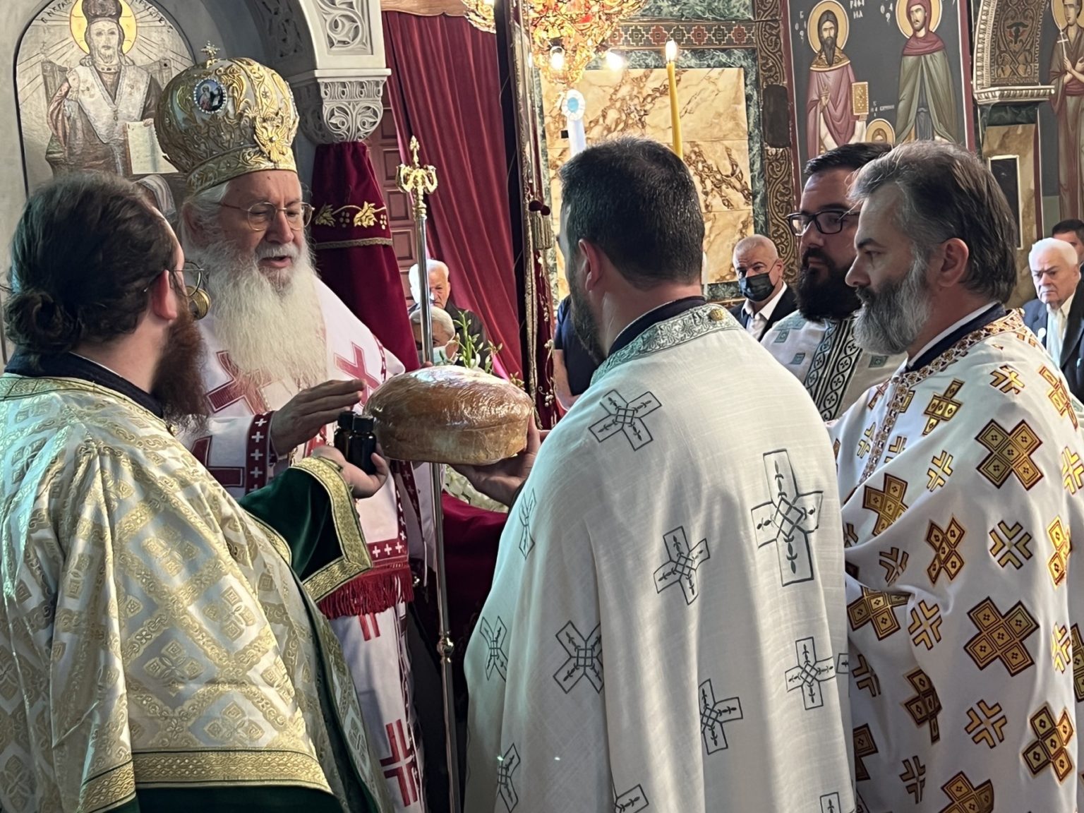 Θηβών Γεώργιος: Να μην χάσουμε την ανθρωπιά μας στους δύσκολους καιρούς ...