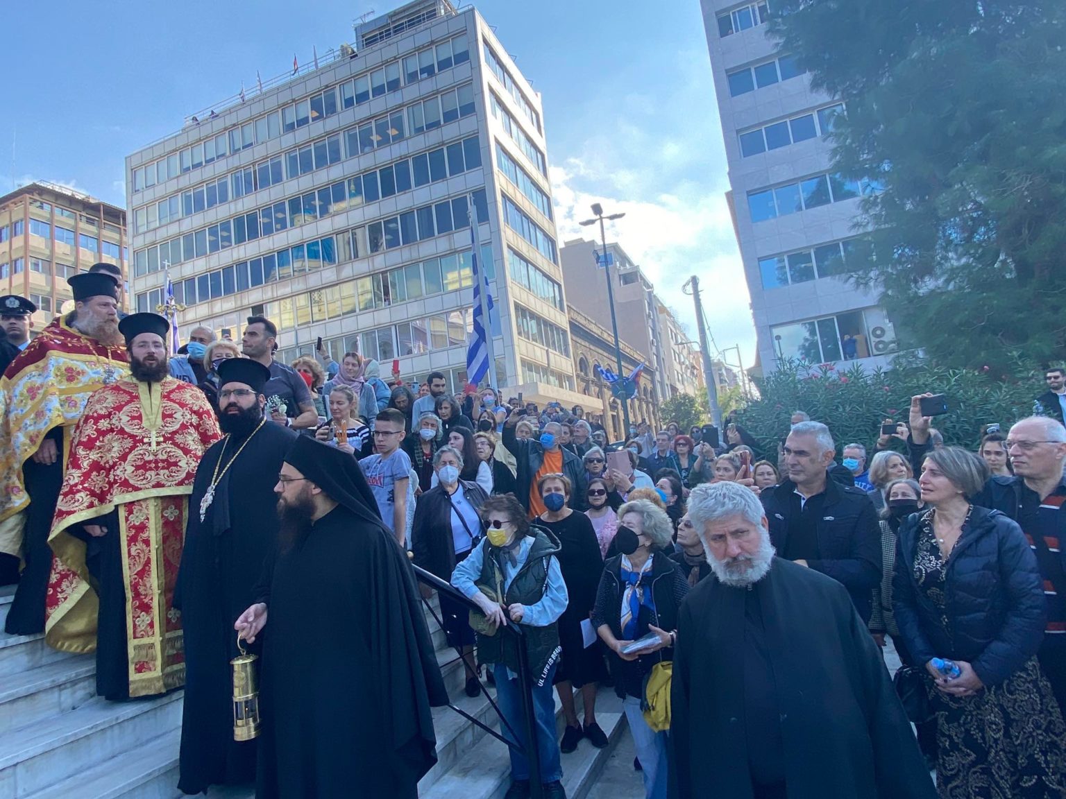 Tens of thousands venerate Holy Cincture of the Theotokos at St ...