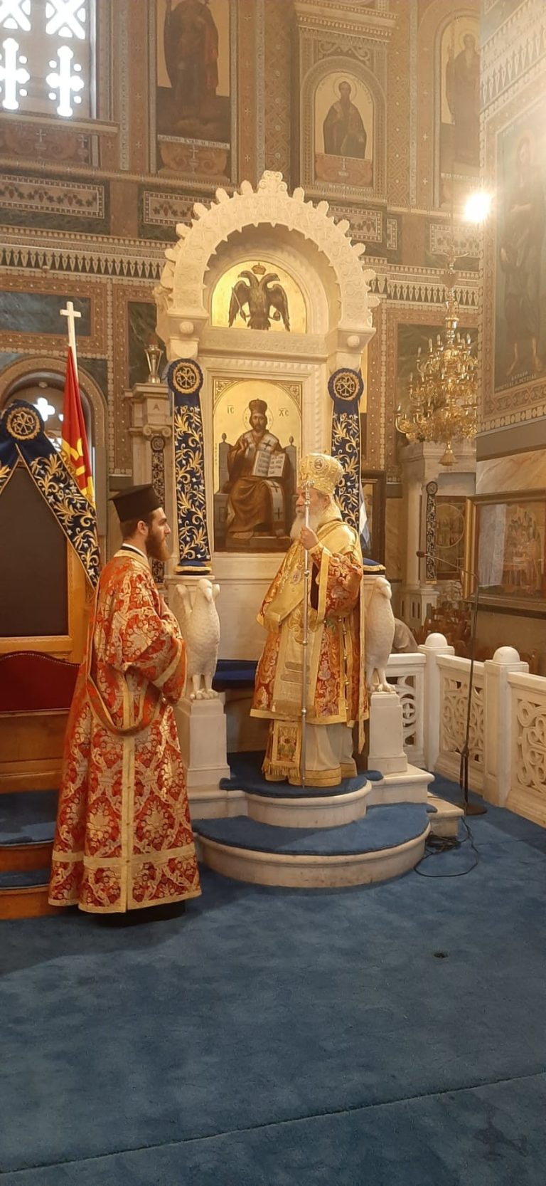 Πειραιάς: Ο Μητροπολίτης Ύδρας στη λιτανεία του Αγίου Νεομάρτυρος ...