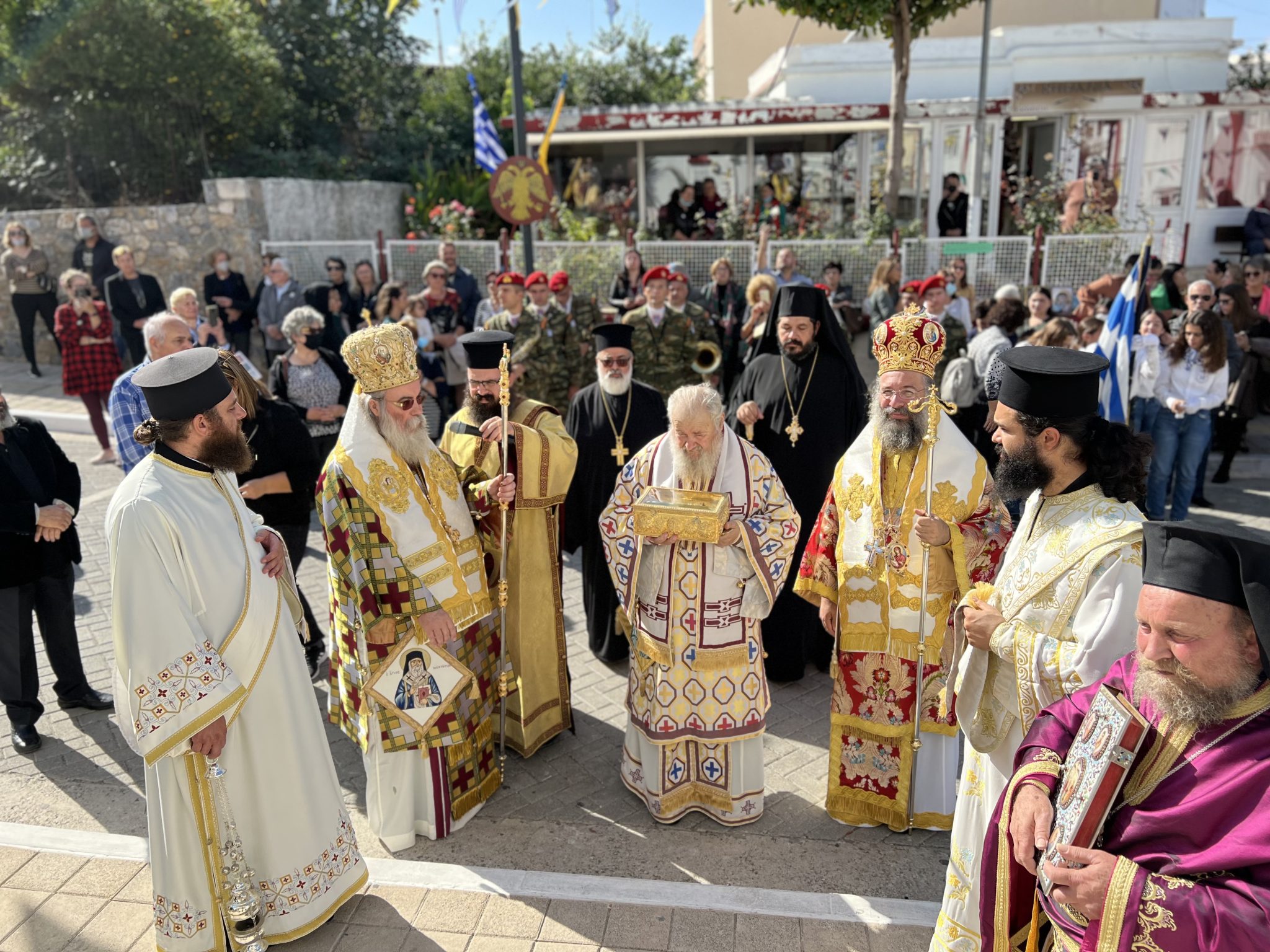 Αρχιερατικό Συλλείτουργο στον Άγιο Νεκτάριο Χανίων (ΦΩΤΟ) - Ορθοδοξία ...