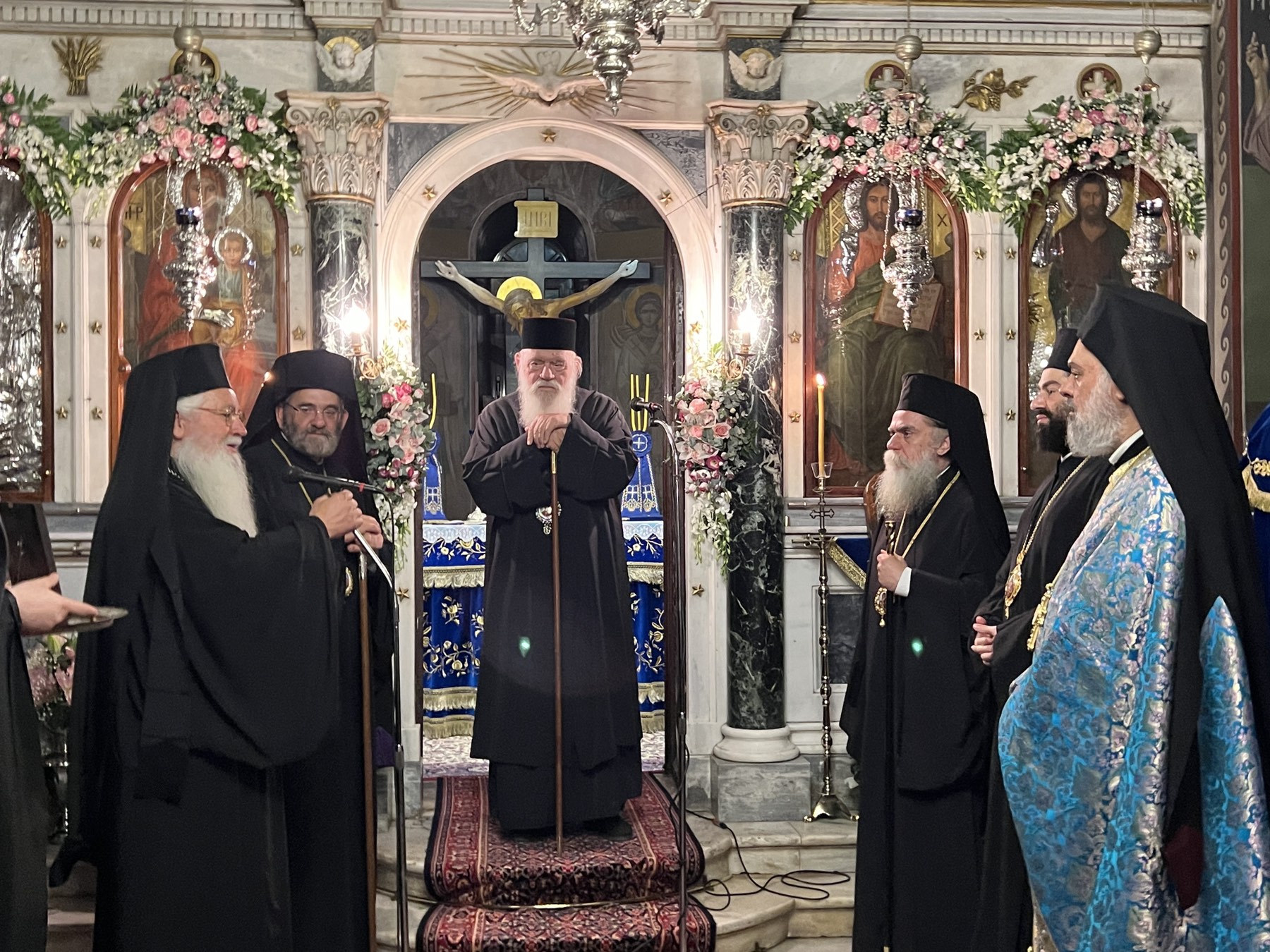 Ο Αρχιεπίσκοπος Ιερώνυμος στη Θήβα για τα Εισόδια της Θεοτόκου ...