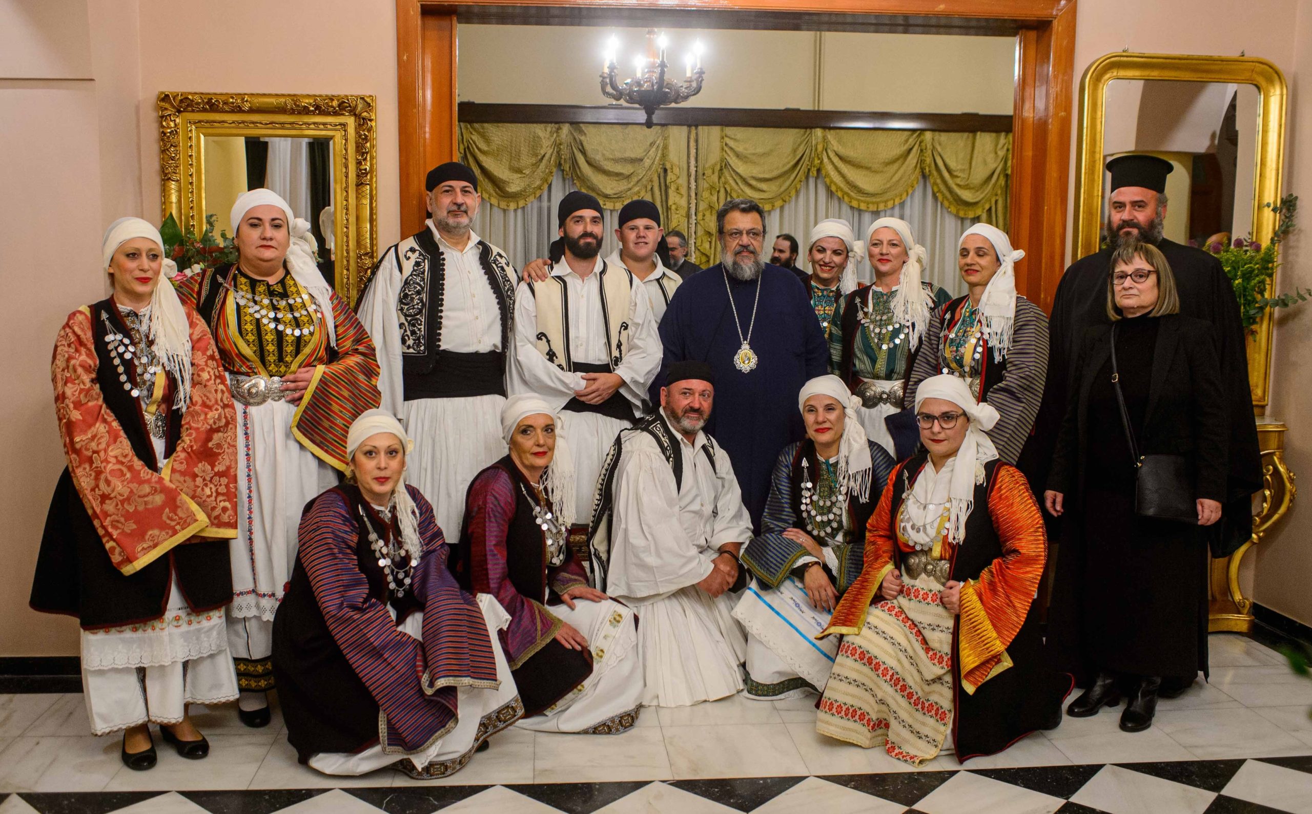 Ευχές στον εορτάζοντα Μητροπολίτη Μεσσηνίας Χρυσόστομο - Ορθοδοξία News ...