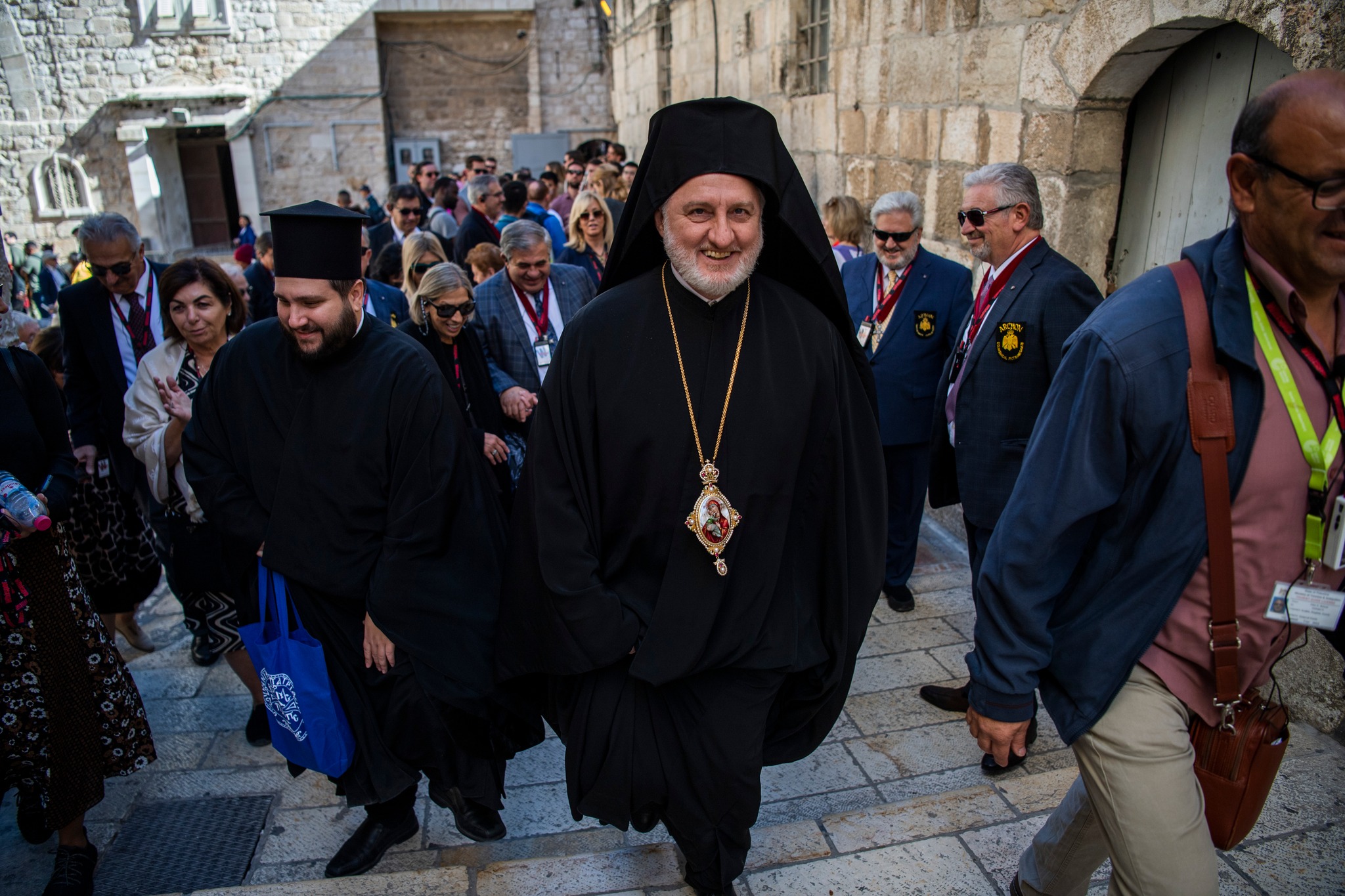 Το μήνυμα του Αμερικής Ελπιδοφόρου από τους Αγίους Τόπους - Ορθοδοξία ...