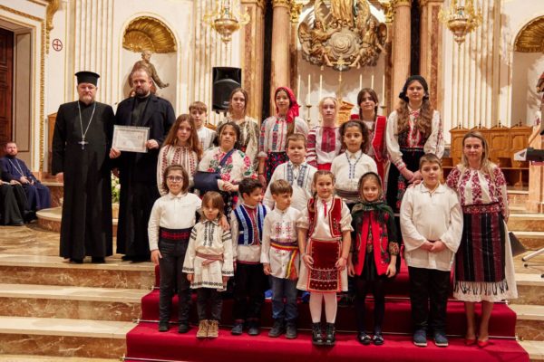 Bun ești, Doamne, Bun! Au răsunat colinde românești în catedrala ...