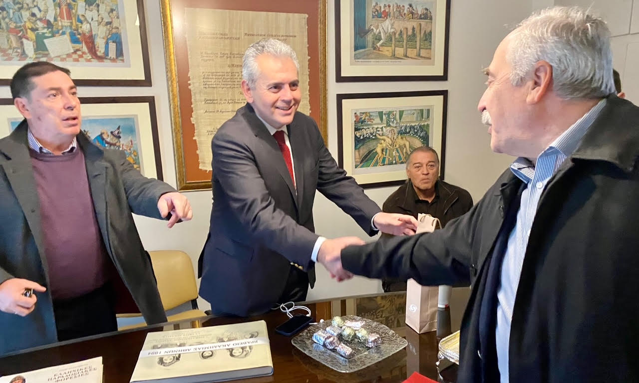 Ευχές για την την ονομαστική του εορτή δέχτηκε ο Μάξιμος Χαρακόπουλος ...