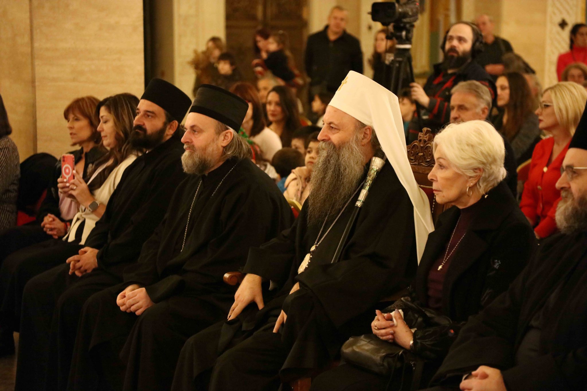 Πλημμύρισε με παιδικές φωνές ο Καθεδρικός Ναός του Αγίου Σάββα στο ...