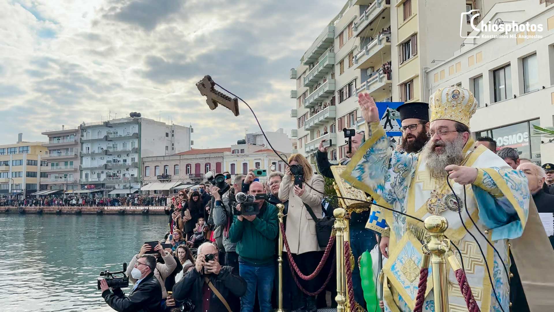 Τα Άγια Θεοφάνεια στο λιμάνι της Χίου (VIDEO) - Ορθοδοξία News Agency