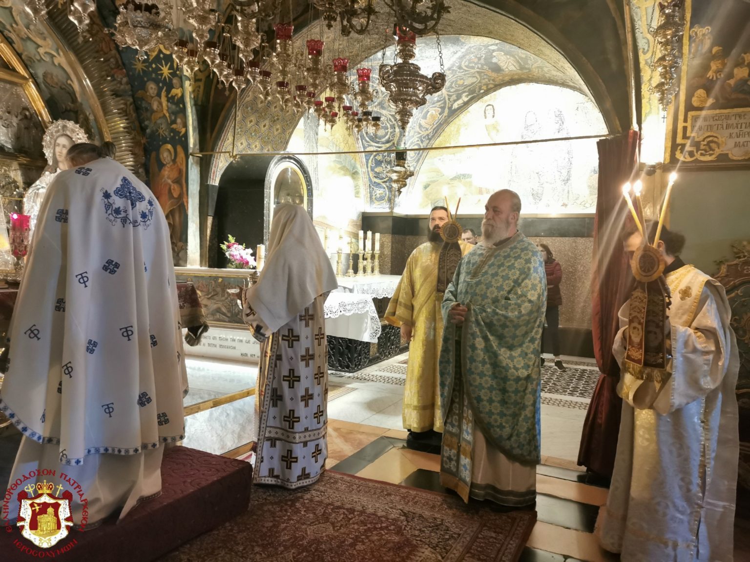 Χειροτονία διακόνου στο Φρικτό Γολγοθά από τον Αρχιεπίσκοπο Πέλλης ...