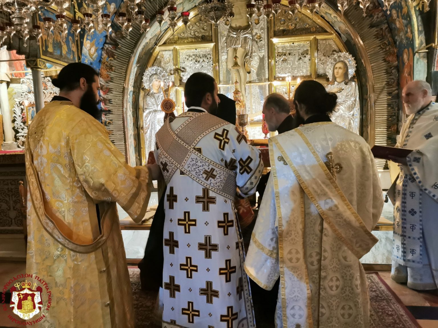 Χειροτονία διακόνου στο Φρικτό Γολγοθά από τον Αρχιεπίσκοπο Πέλλης ...