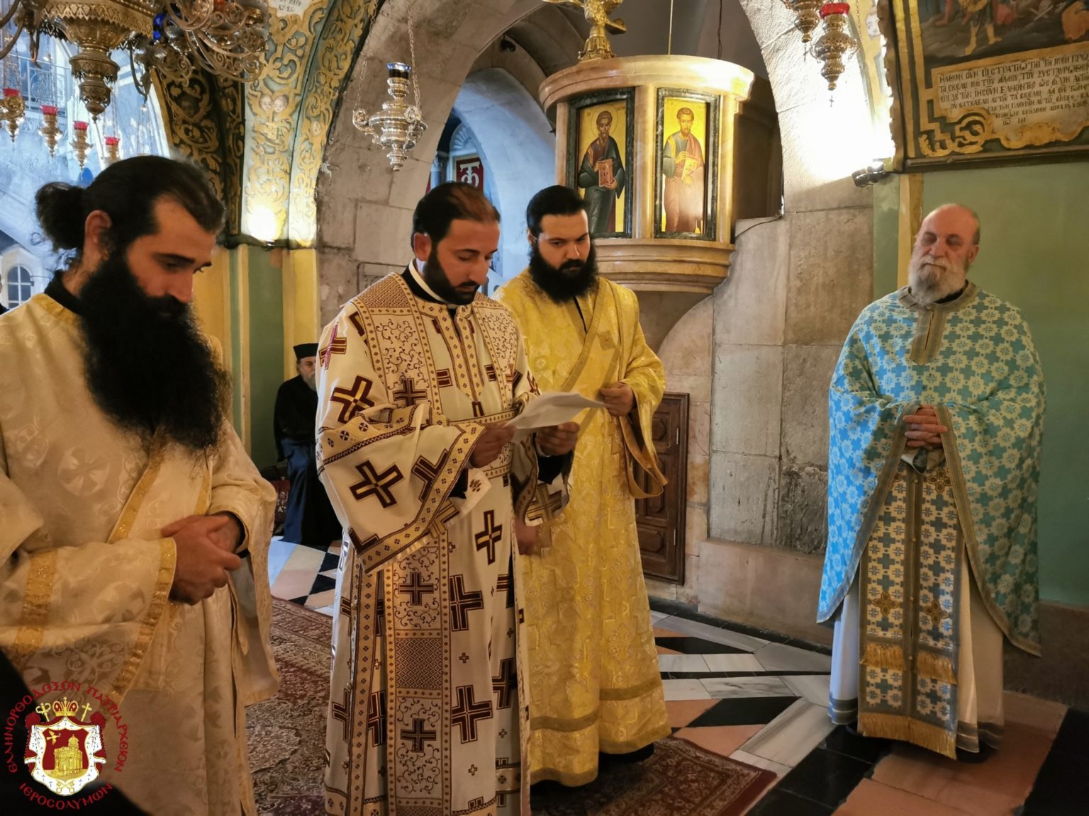Χειροτονία διακόνου στο Φρικτό Γολγοθά από τον Αρχιεπίσκοπο Πέλλης ...