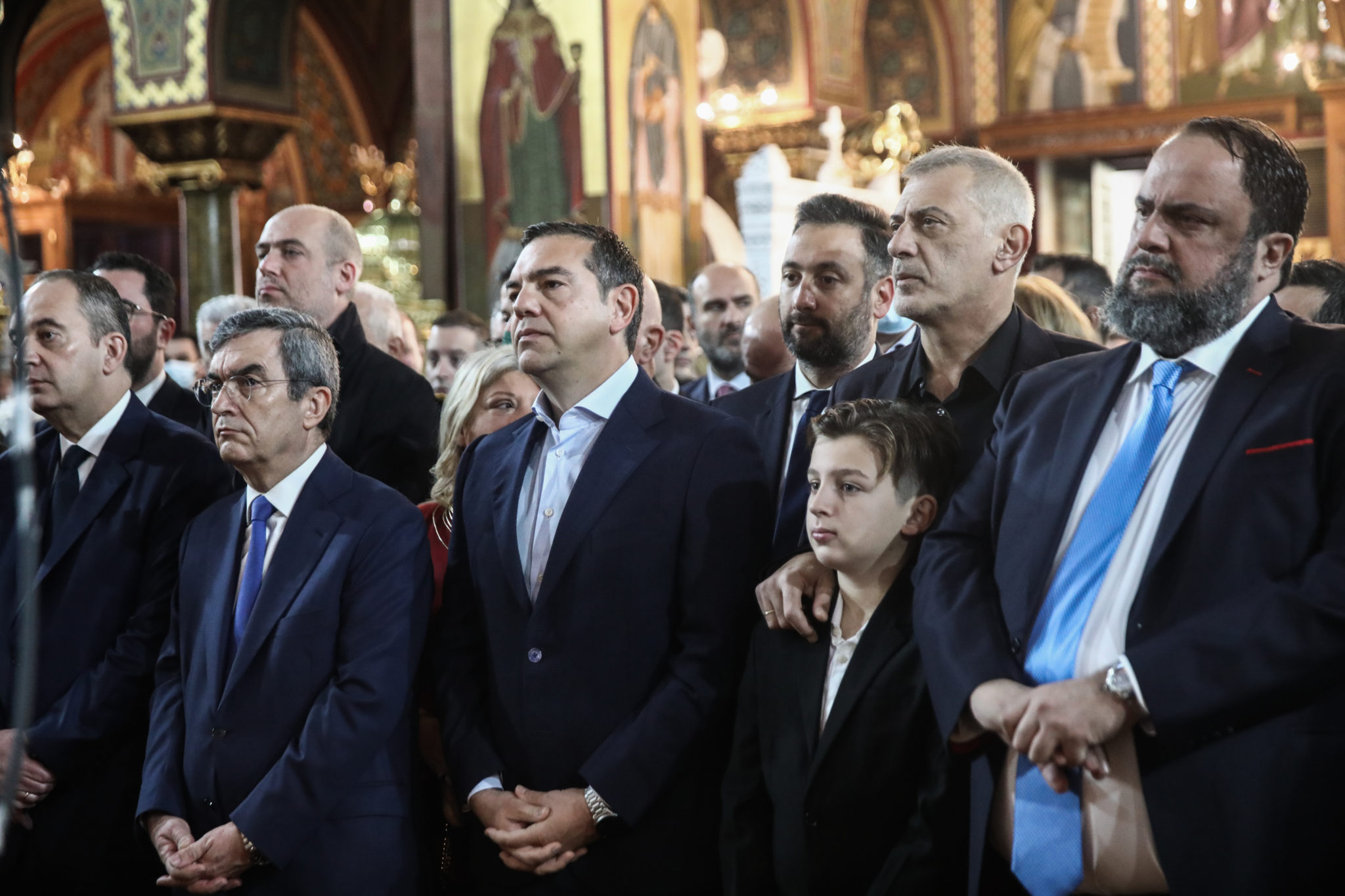 Ο Αρχιεπίσκοπος Ιερώνυμος στον Αγιασμό των υδάτων στον Πειραιά (ΦΩΤΟ ...