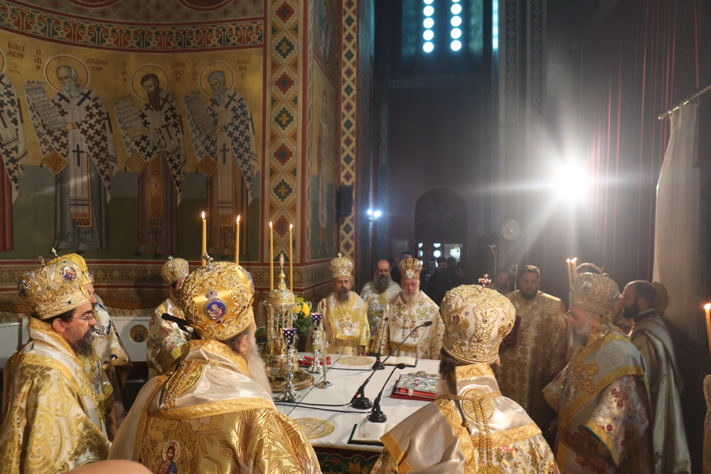 Πολυαρχιερατικό Συλλείτουργο στην Καρδίτσα για τα ονομαστήρια του ...