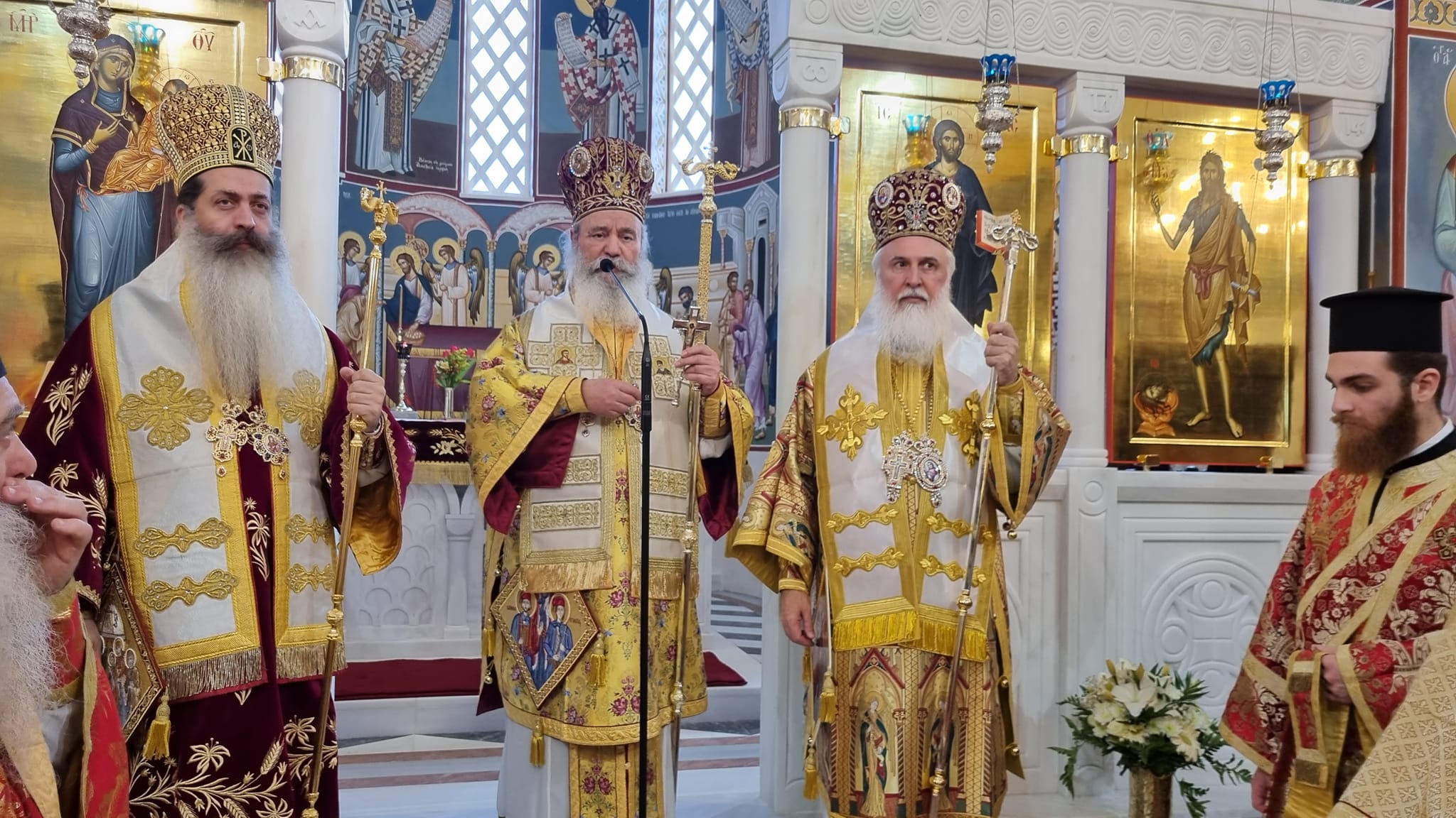 Σπέτσες: Τρισαρχιερατική Θεία Λειτουργία για τους Τρεις Νεομάρτυρες ...