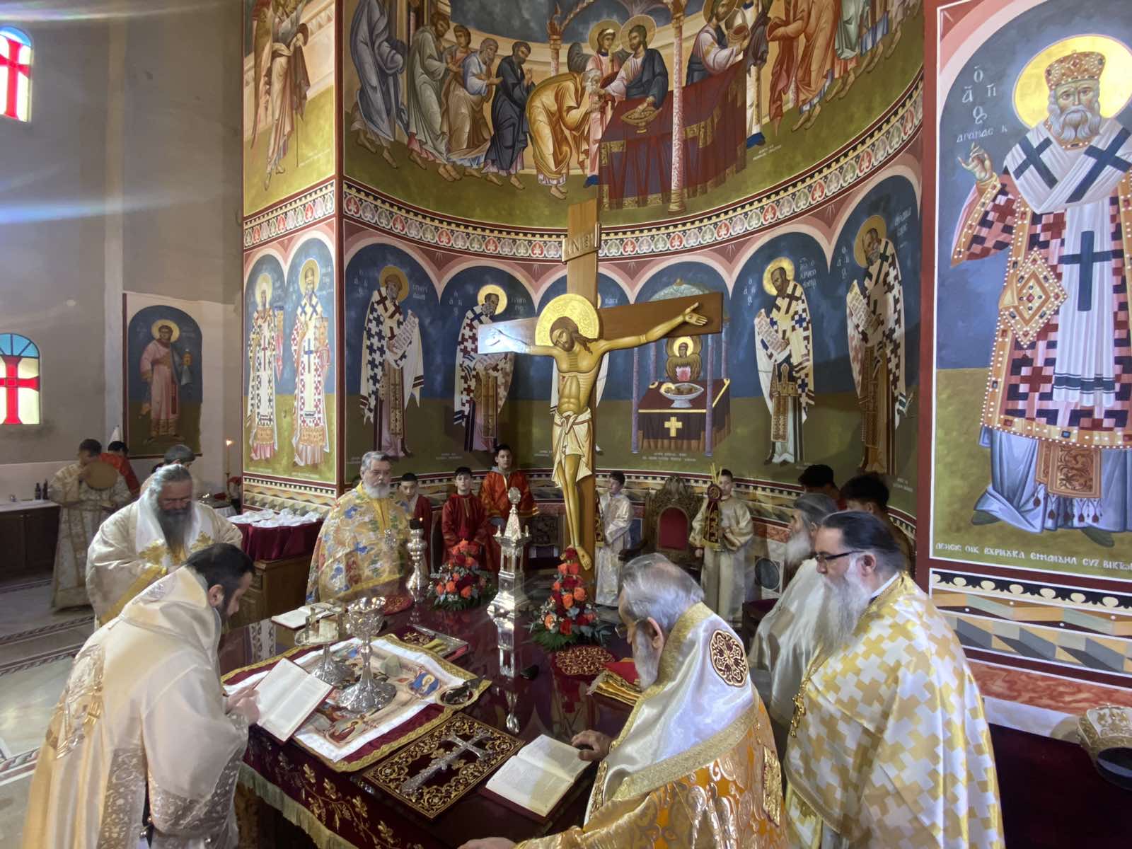 Αρχιερατικό συλλείτουργο στην Κατερίνη - Ορθοδοξία News Agency