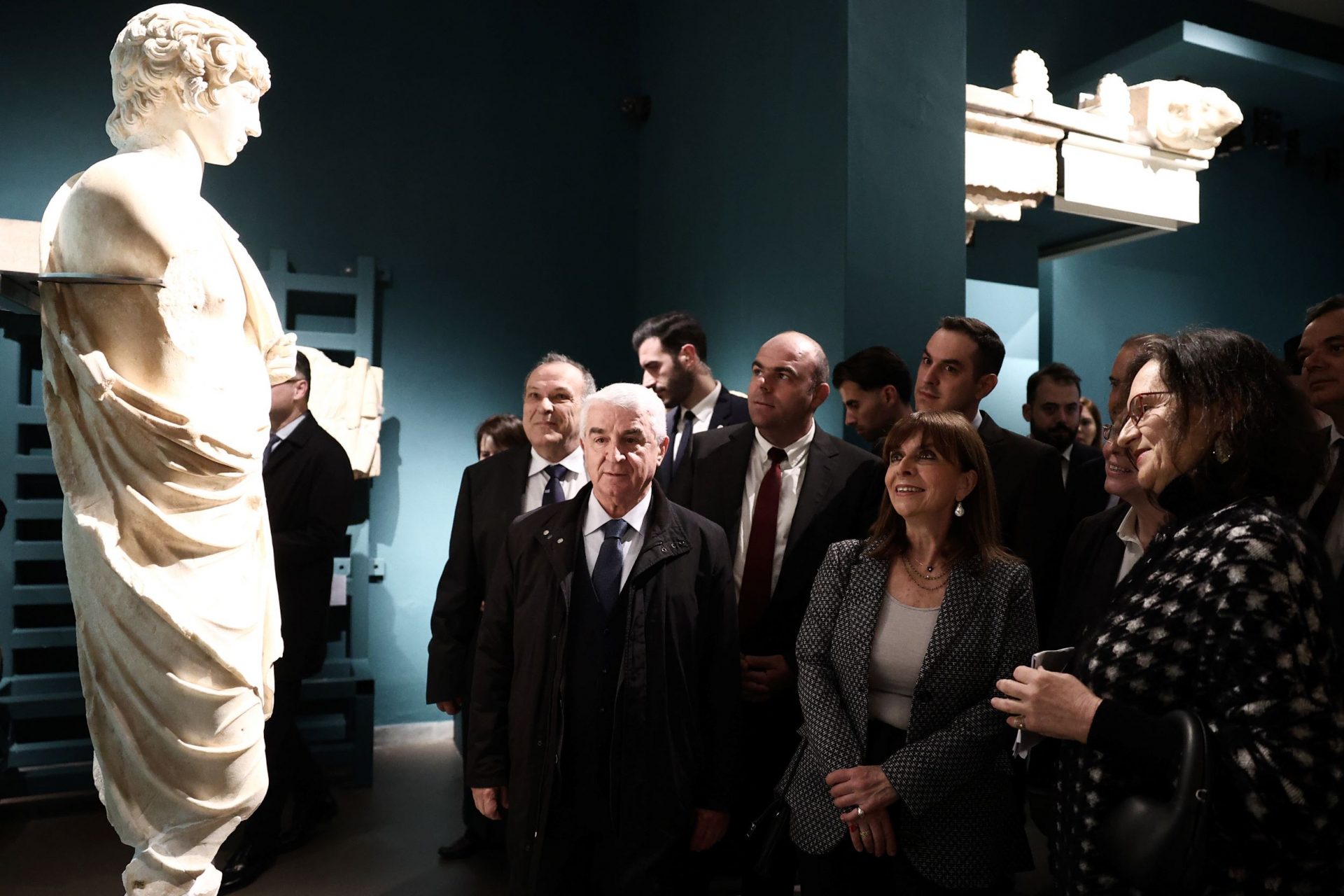 Η Πρόεδρος της Δημοκρατίας εγκαινίασε την επανέκθεση του Αρχαιολογικού ...