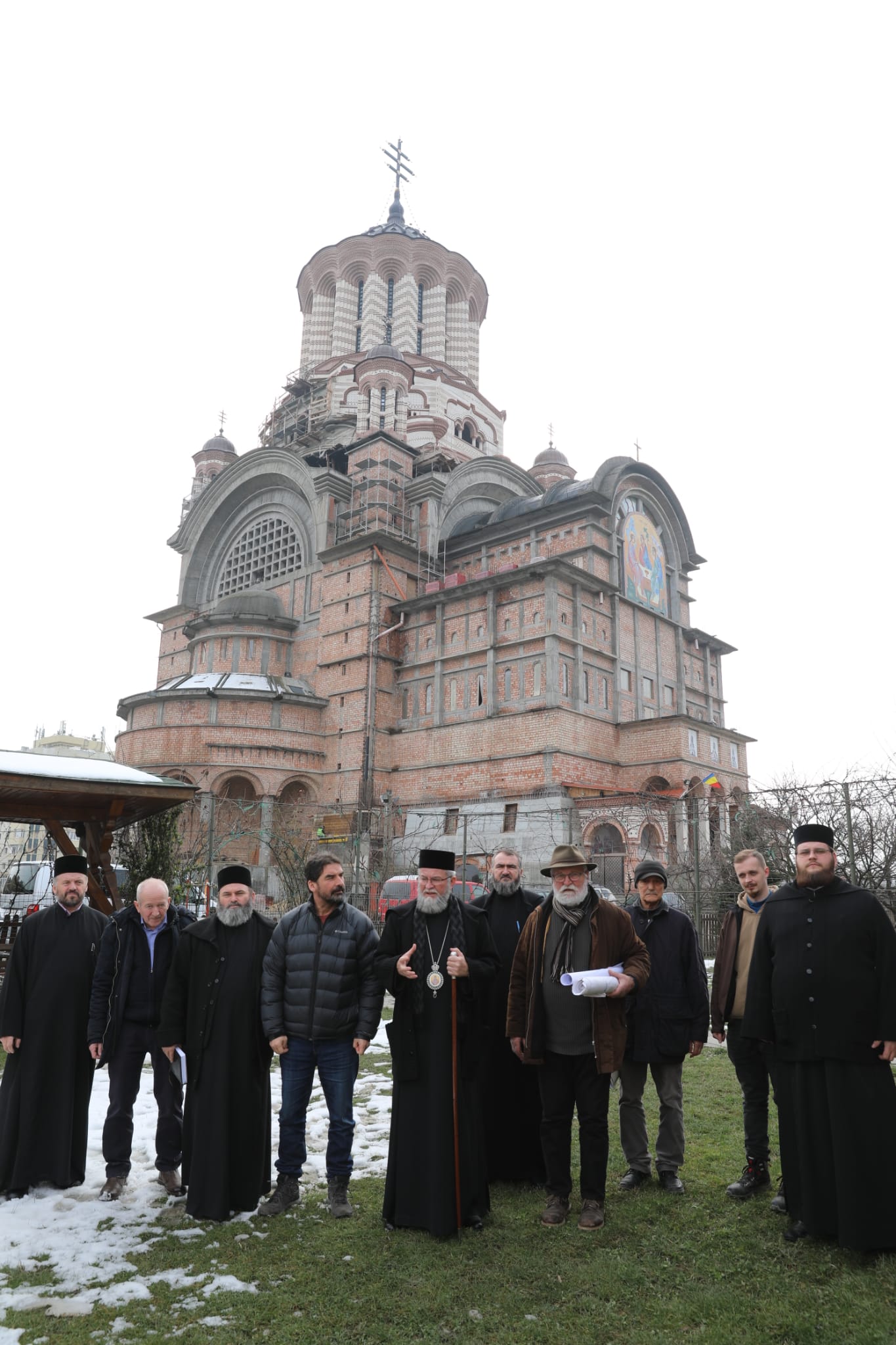 Episcopul Maramureşului, vizită pe şantierul Catedralei Episcopale din ...