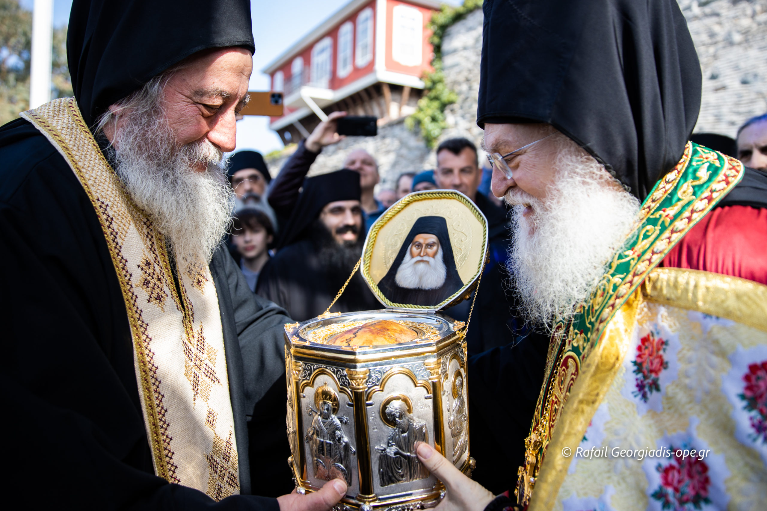 Φωτορεπορτάζ ope.gr: Υποδοχή Τιμίας Κάρας Οσίου Εφραίμ του ...