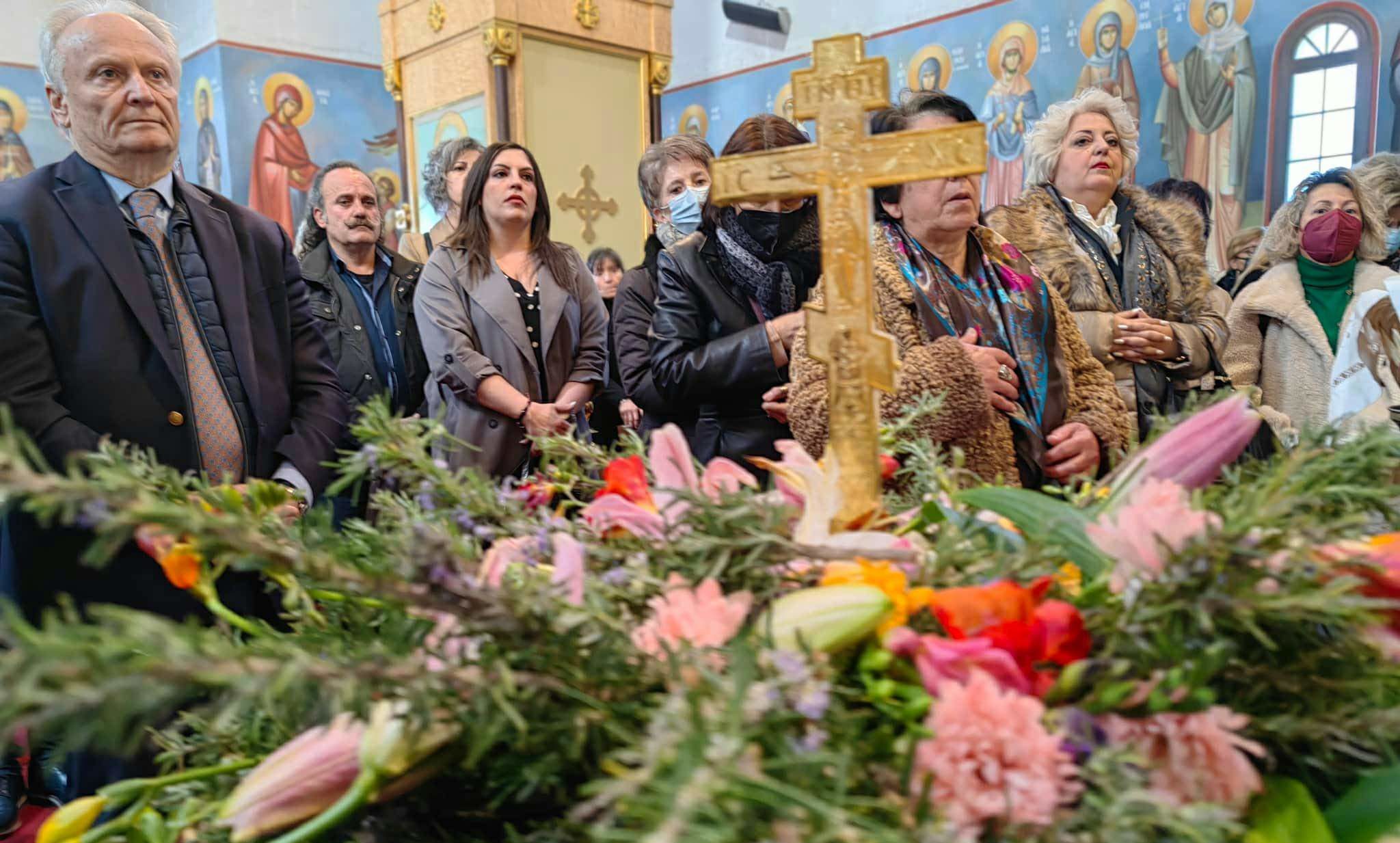 Κυριακή Σταυροπροσκυνήσεως και Ανακομιδή Λειψάνων Αγ. Λουκά του Ιατρού ...