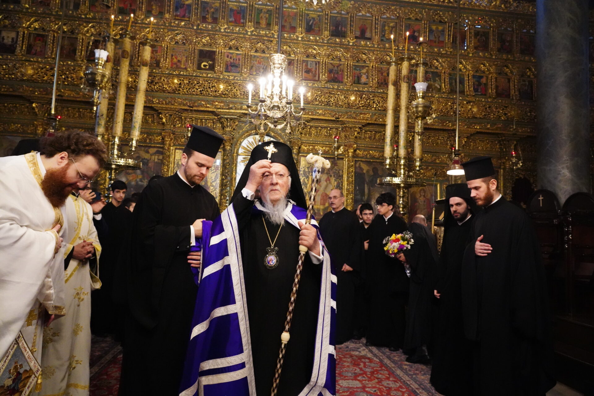 Η Κυριακή της Σταυροπροσκυνήσεως στο Φανάρι - Ορθοδοξία News Agency