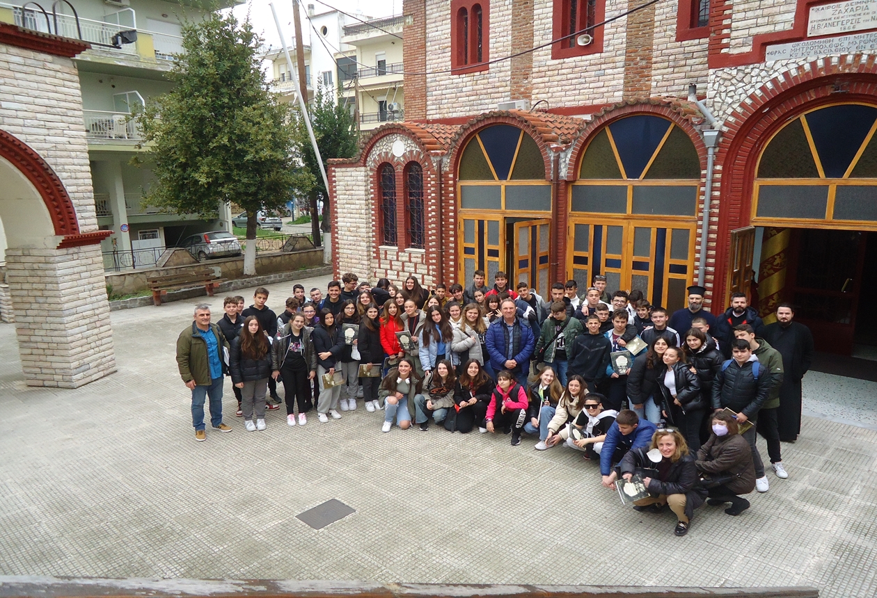 Η Β' Τάξη του 4ου Γυμνασίου Καβάλας στην Ιερά Μητρόπολη Μαρωνείας και ...