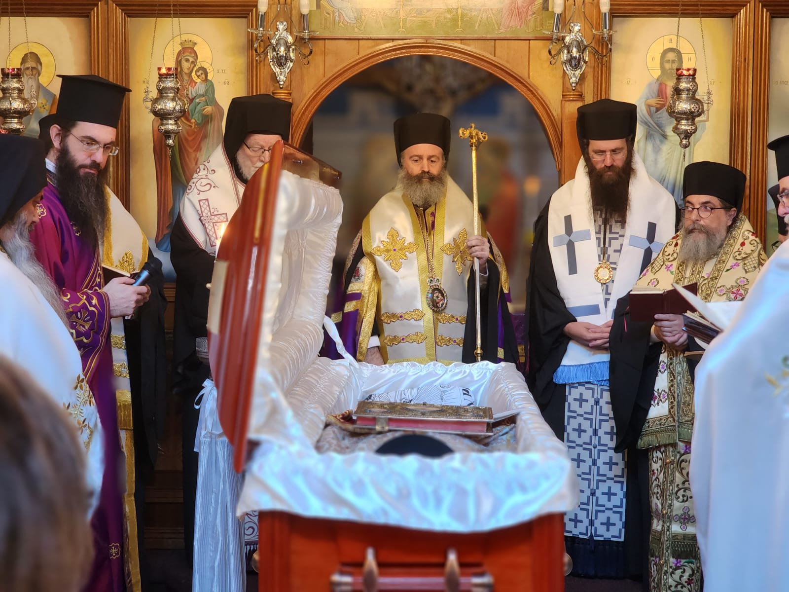 Η Εξόδιος Ακολουθία του μακαριστού Πρωτοπρεσβυτέρου Γεωργίου Αθανασιάδη ...