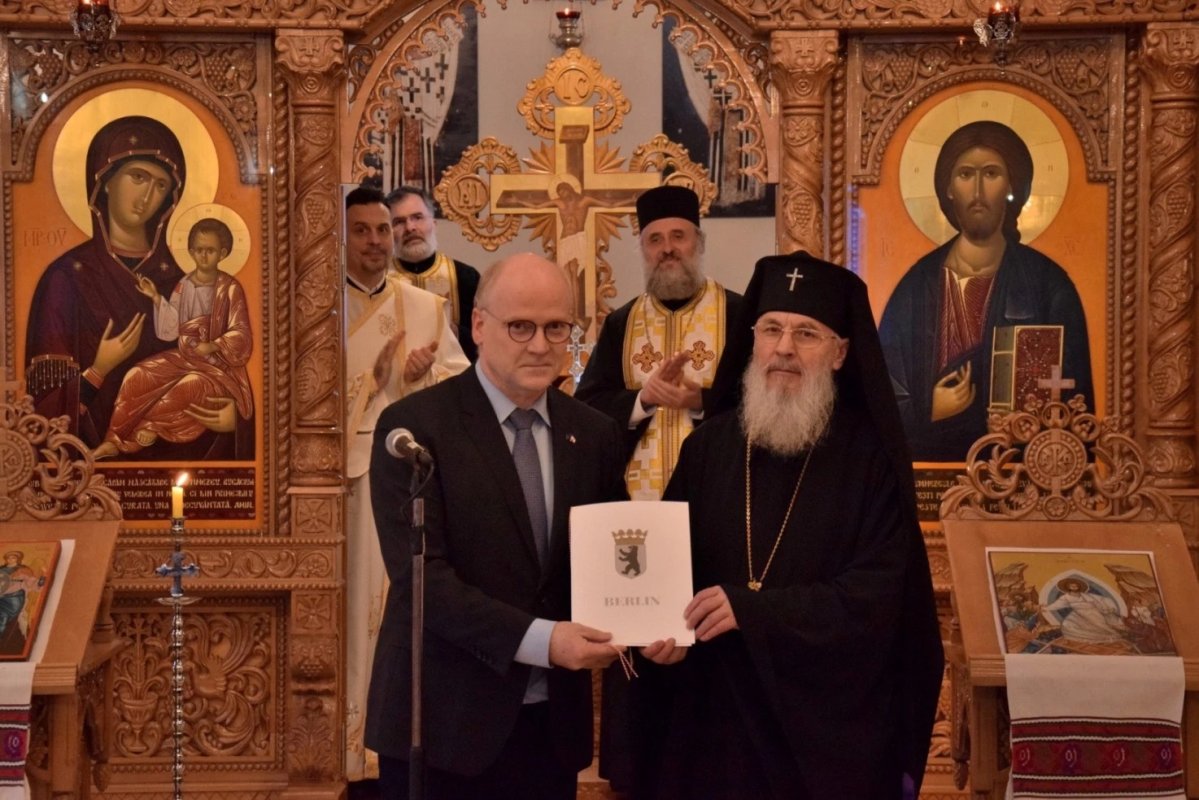 Βερολίνο: Κρατική αναγνώριση για τη Ρουμάνικη Μητρόπολη Γερμανίας ...