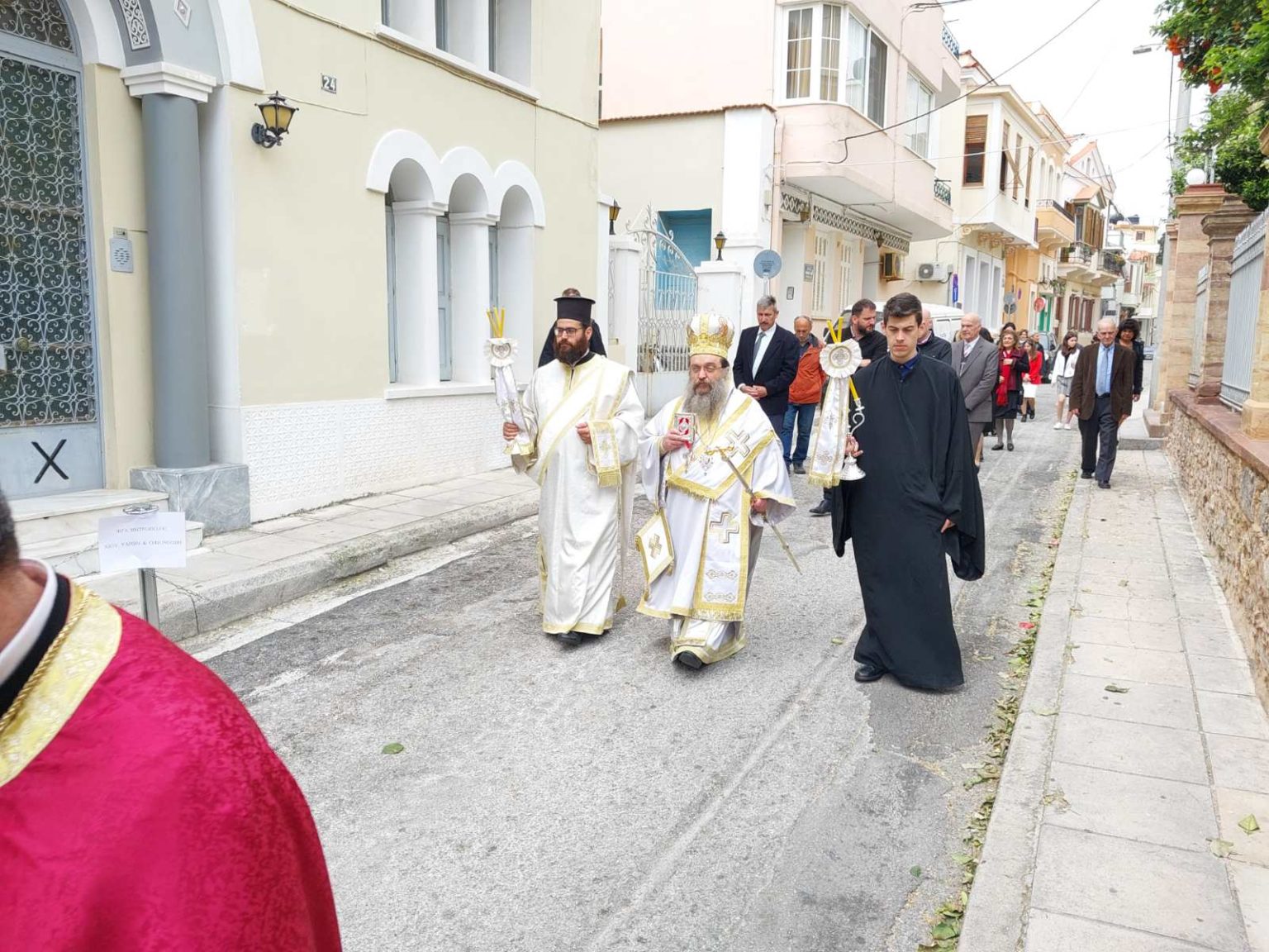 Ο εορτασμός της Ανάστασης του Κυρίου στην Ιερά Μητρόπολη Χίου ...
