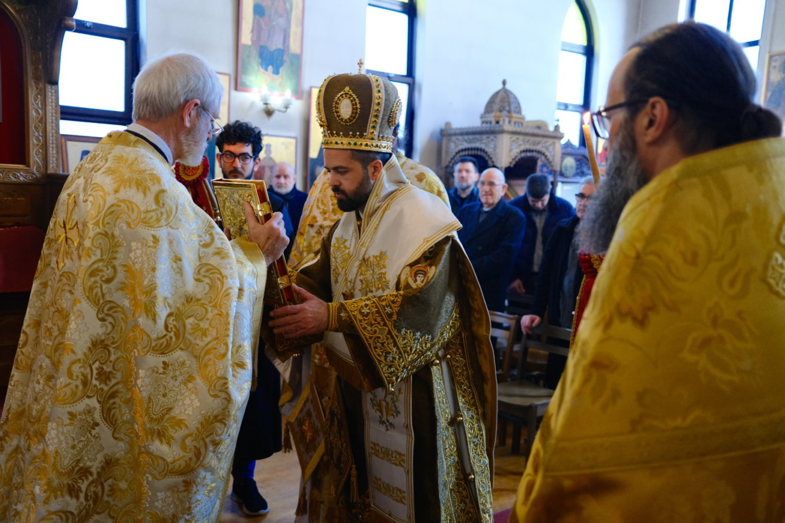 Χειροτονία Διακόνου από τον Επίσκοπο Μελιτηνής Μάξιμο - Ορθοδοξία News ...