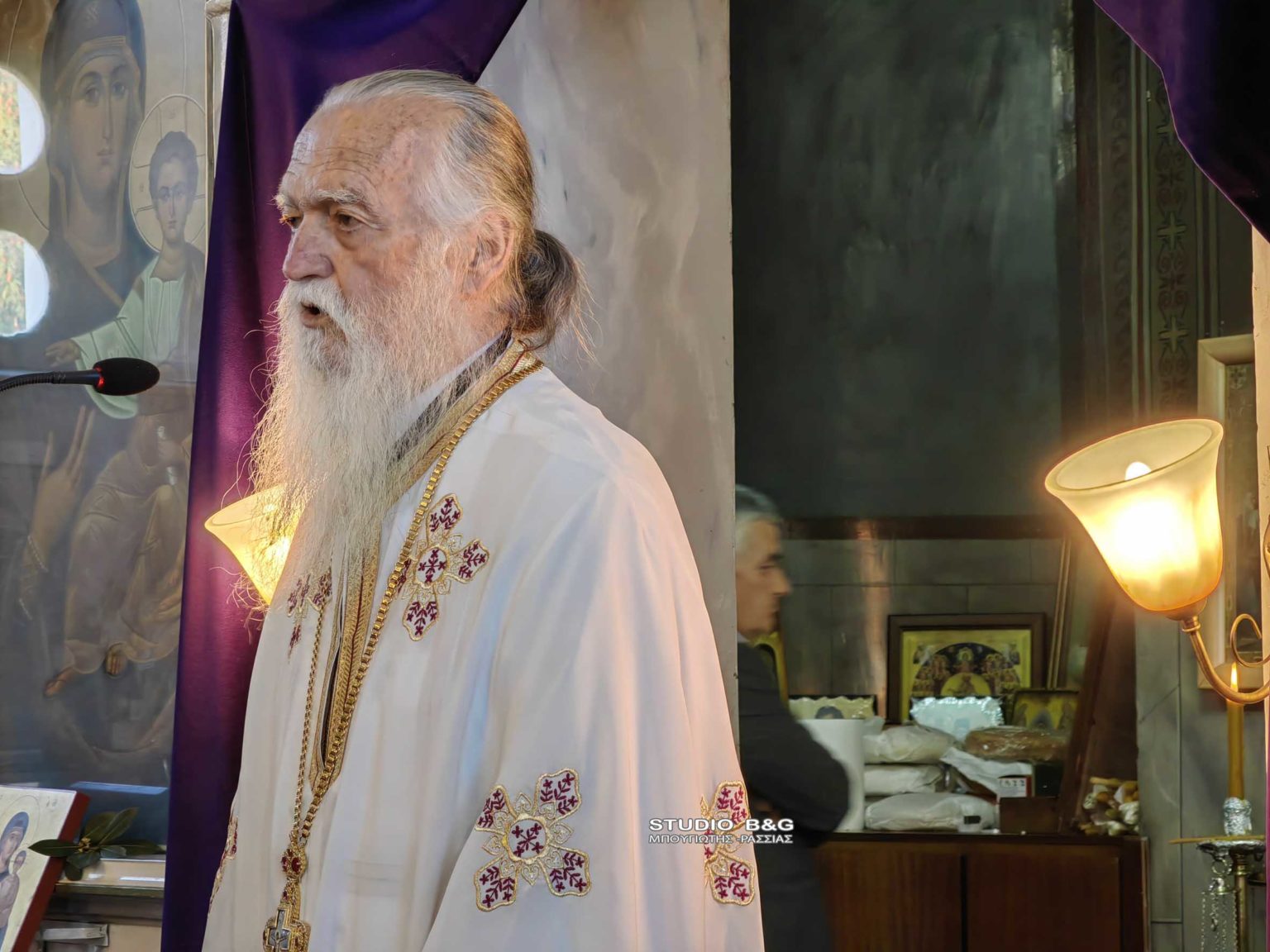 Αποχαιρέτησε το ποίμνιο του ο εφημέριος στον Ι.Ν. Αγίας Τριάδος στο ...