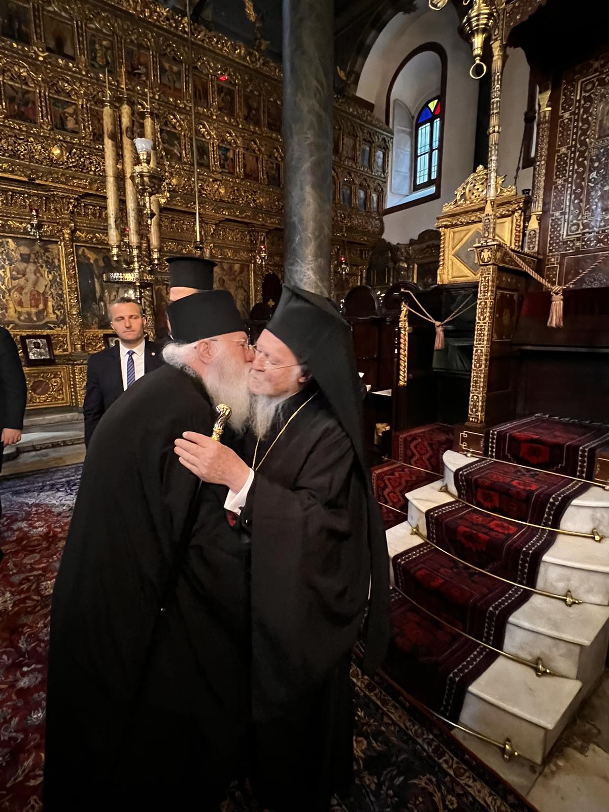 Ο Οικουμενικός Πατριάρχης υποδέχθηκε πατέρες από Μοναστήρι της Φωκίδος ...