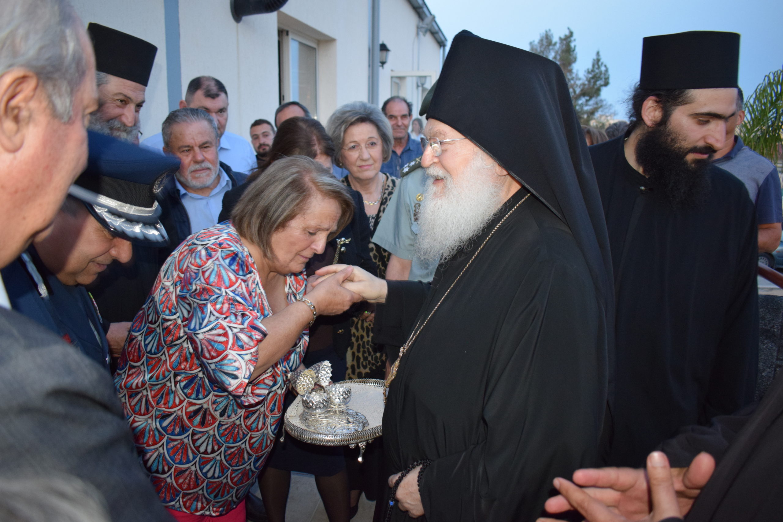 Ο Γέροντας Εφραίμ και η Δήμαρχος Λευκονοίκου σε εκδήλωση στη Λάρνακα ...