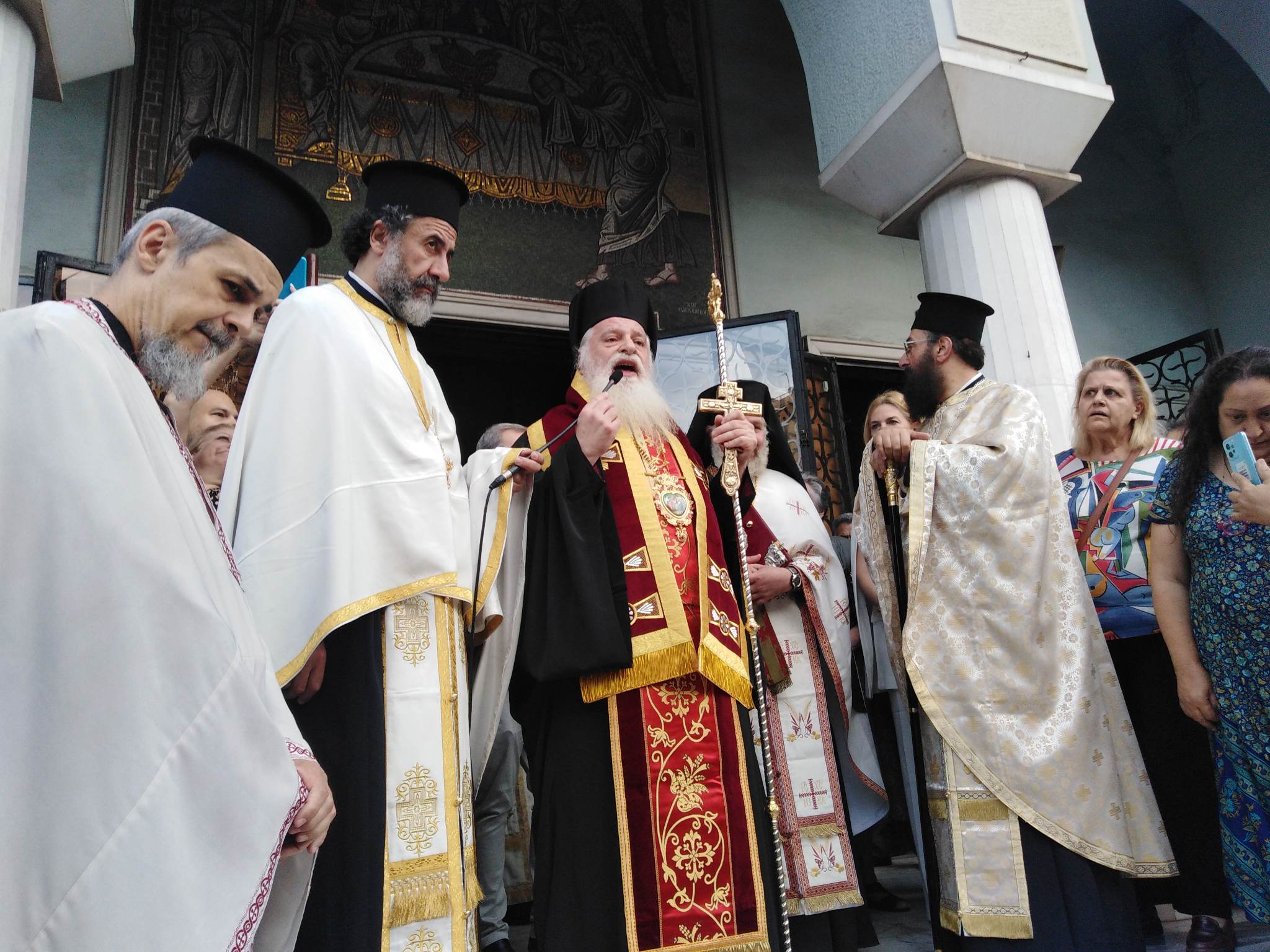 Άφατη συγκίνηση, για την εορτή του Αγίου Πνεύματος, στην Αγία Τριάδα ...
