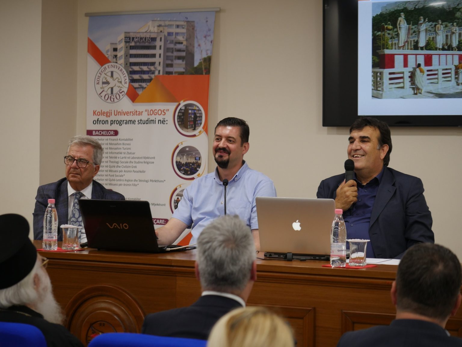 Ο Αρχιεπίσκοπος Αλβανίας παρακολούθησε τη διάλεξη «Αθηναϊκή Δημοκρατία ...