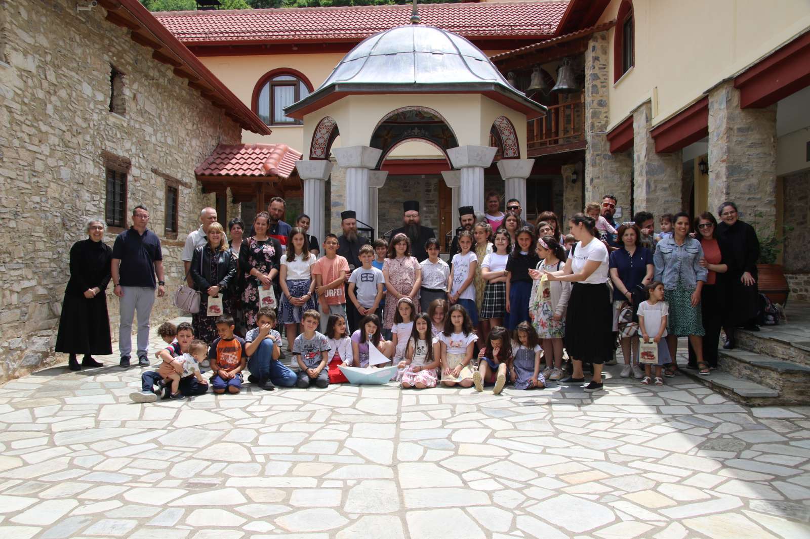 Η Βυζαντινή Αδελφότητα "Αγία Λυδία" στην Μονή Αγίας Τριάδος Σπαρμού ...