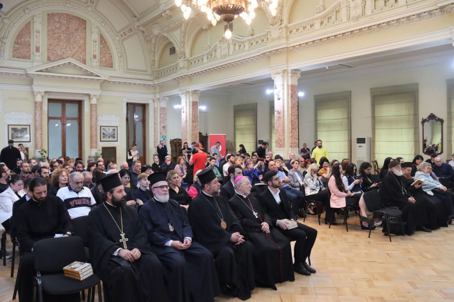 Παρουσιάστηκε και στα γεωργιανά το βιογραφικό βιβλίο «Βαρθολομαίος ...