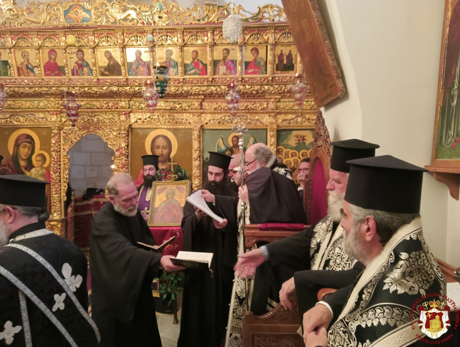 Το "ύστατο χαίρε" στον Αρχιμανδρίτη Φιλόθεο Βαρδάκη (ΦΩΤΟ) - Ορθοδοξία ...