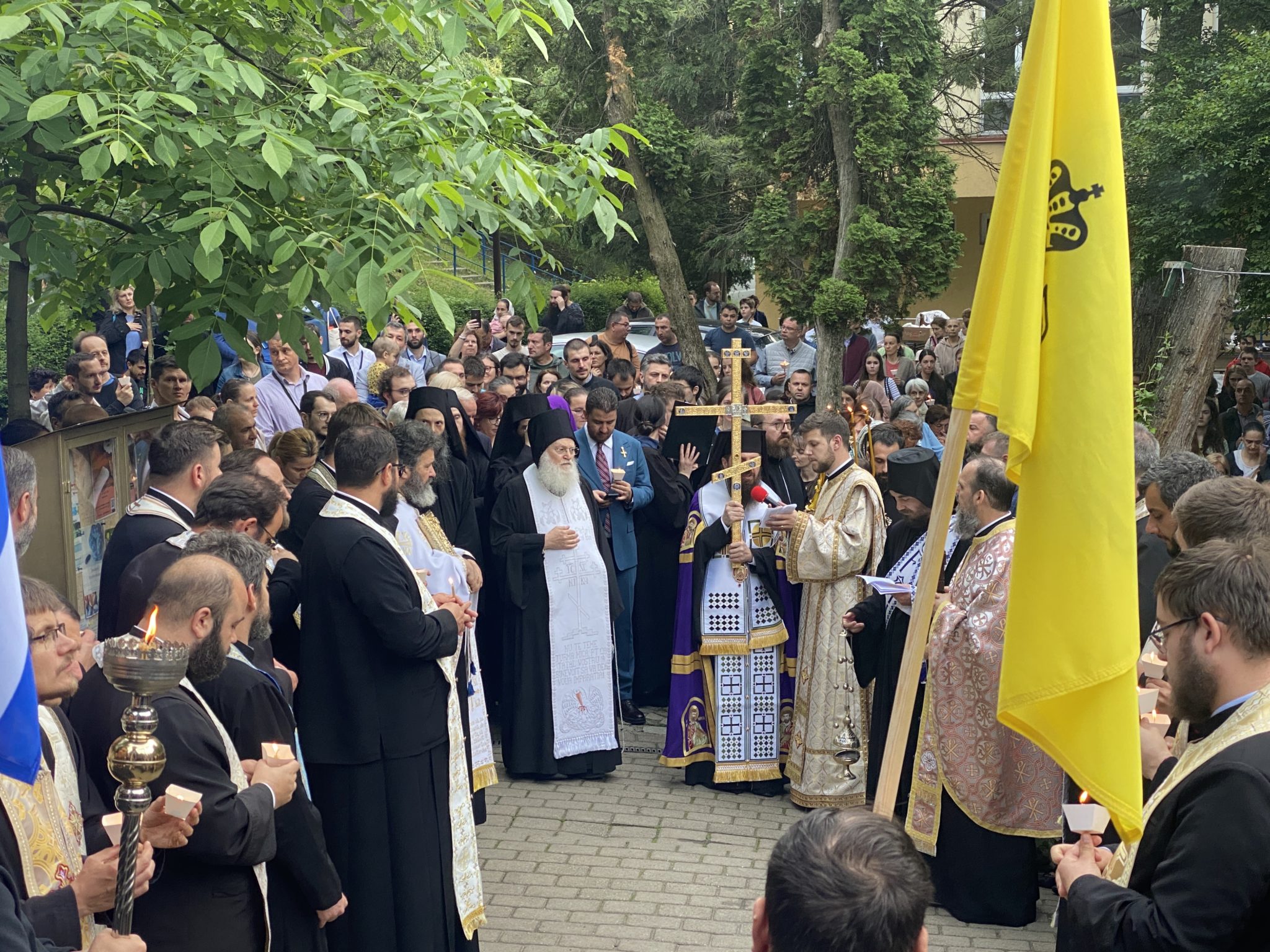 Λιτανεία του Σταυρού του Μ. Κωνσταντίνου στην εκκλησία των φοιτητών ...