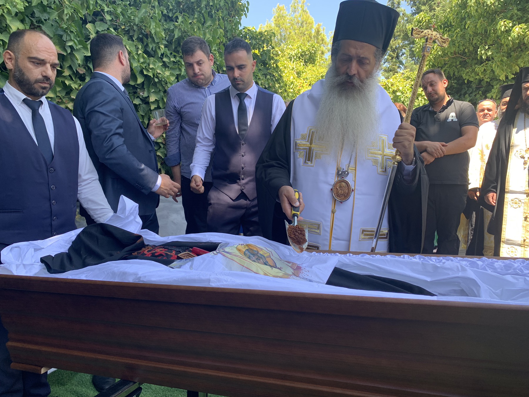 Η Εξόδιος Ακολουθία της μακαριστής Καθηγουμένης Γερόντισσας Θεολογίας ...