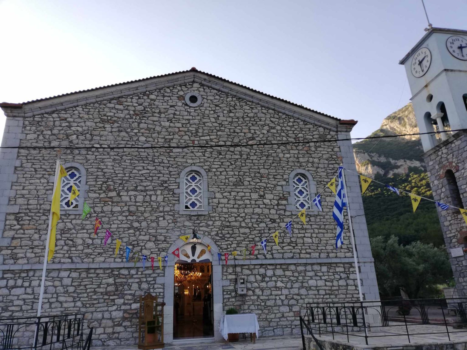 Ο Μαντινείας Αλέξανδρος εγκαινίασε ναό που είχε υποστεί μεγάλες ζημιές ...