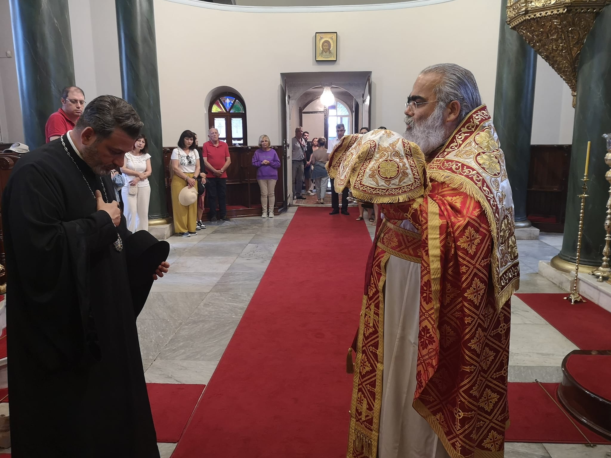 Προσκυνητές από Ελλάδα και Πριγκηπόννησα εκκλησιάστηκαν στη Χάλκη ...