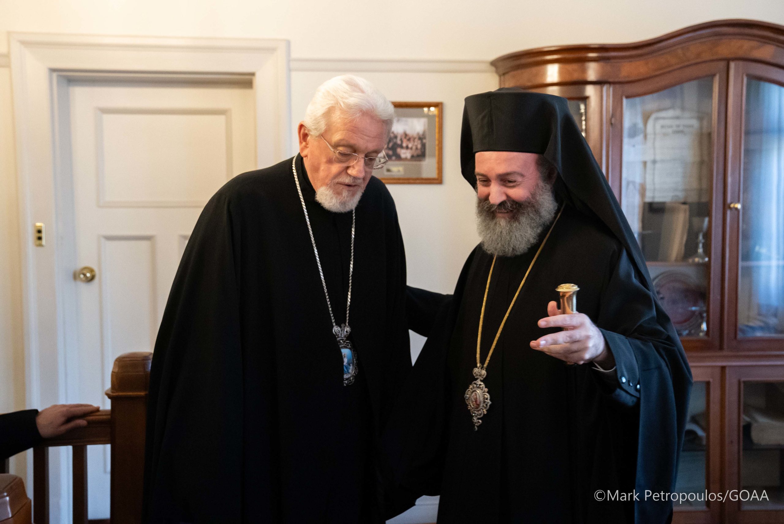 Ο Μητροπολίτης Ιεραπόλεως και ο Αρχιεπίσκοπος Παμφίλου στην Ιερά ...