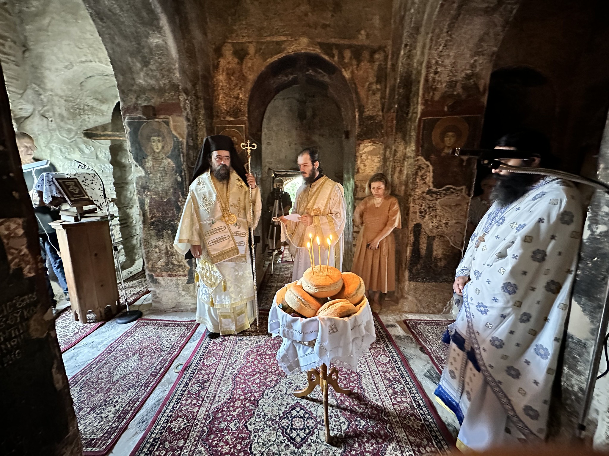 Η εορτή της Κοιμήσεως της Αγίας Άννης στο παρεκκλήσι του Ι.Ν. Αγίου ...