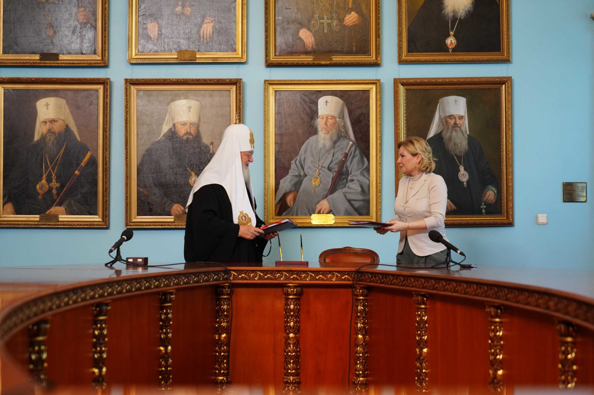 Ο Πατριάρχης Μόσχας υπέγραψε συμφωνία για τη μεταφορά της εικόνας του ...
