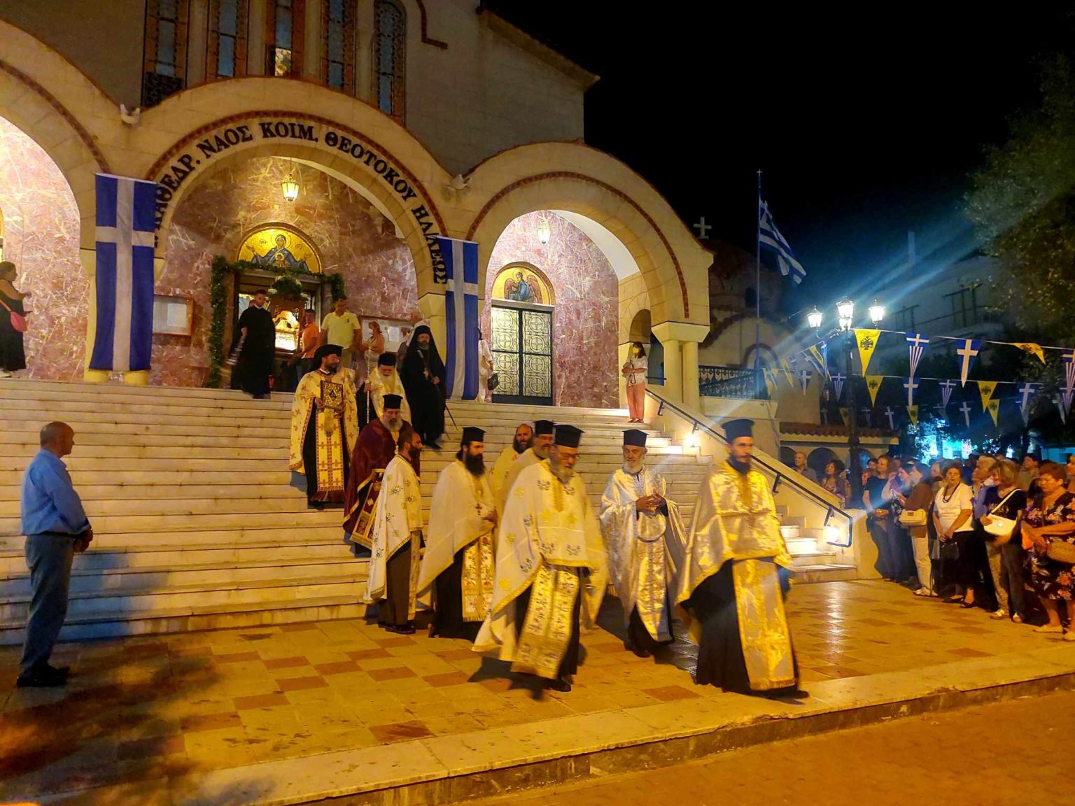 Φωτορεπορτάζ ope.gr: Πλήθος πιστών στον πανηγυρικό Εσπερινό και τη ...